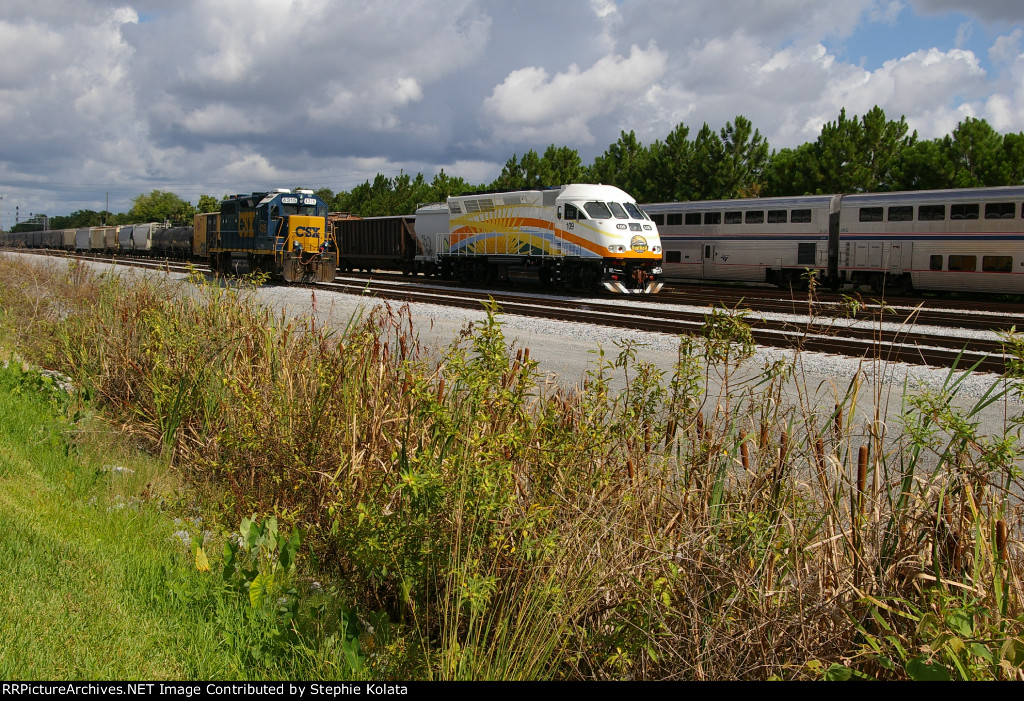 CFRC 109 CSX 4315 BEING PASSED BY AUTO TRAIN